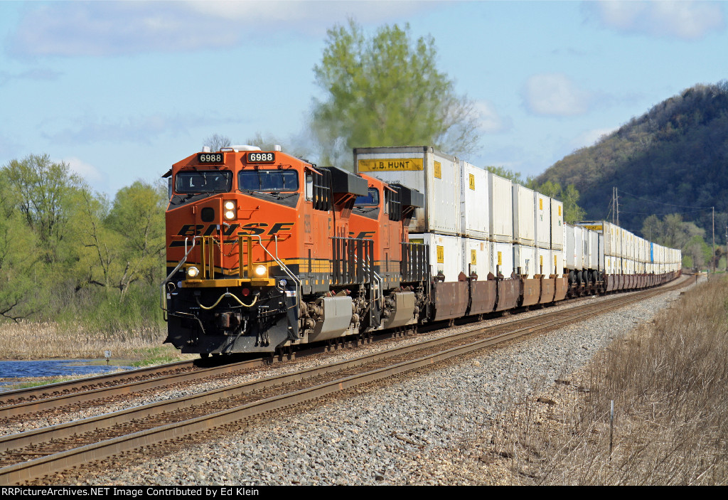 BNSF 6988